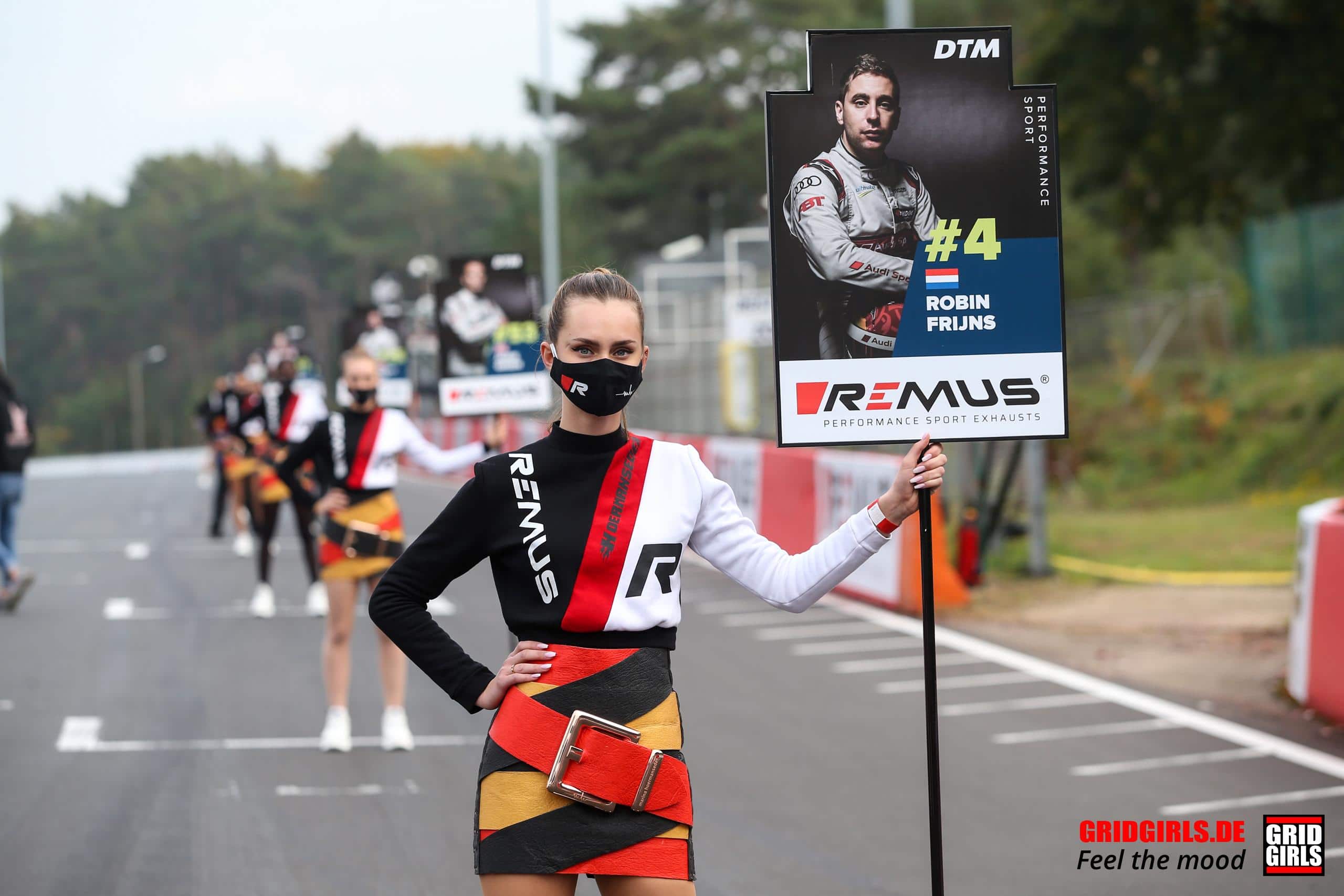 Sexy DTM Grid Girls auf dem Circuit in Zolder 2020