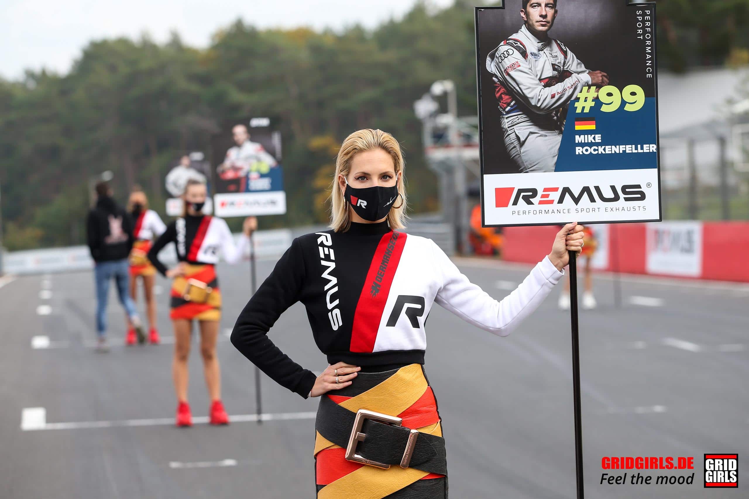 Sexy DTM Grid Girls auf dem Circuit in Zolder 2020